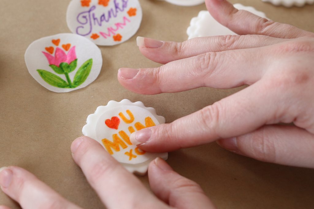 DIY Edible Cupcake Toppers 1 SANDRA DILLON DESIGN